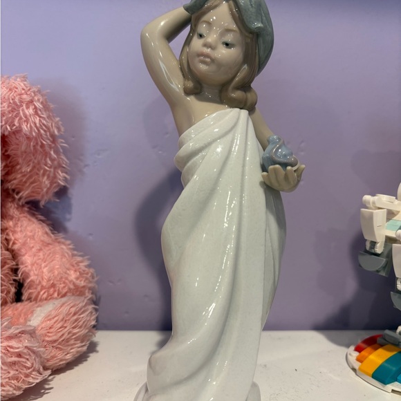 Lladro | Art | Lladro 6799 Just Like New Figurine | Poshmark